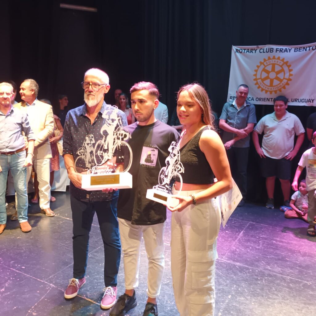 LOS MEJORES DEPORTISTAS OBTUVIERON SU RECONOCIMIENTO – RíoNegroAhora